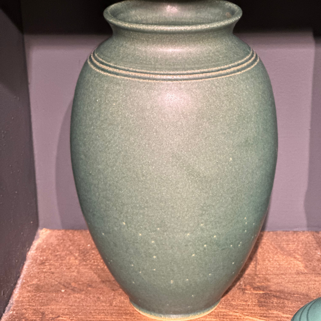 Forest Ash Classic Vase – Stewart House