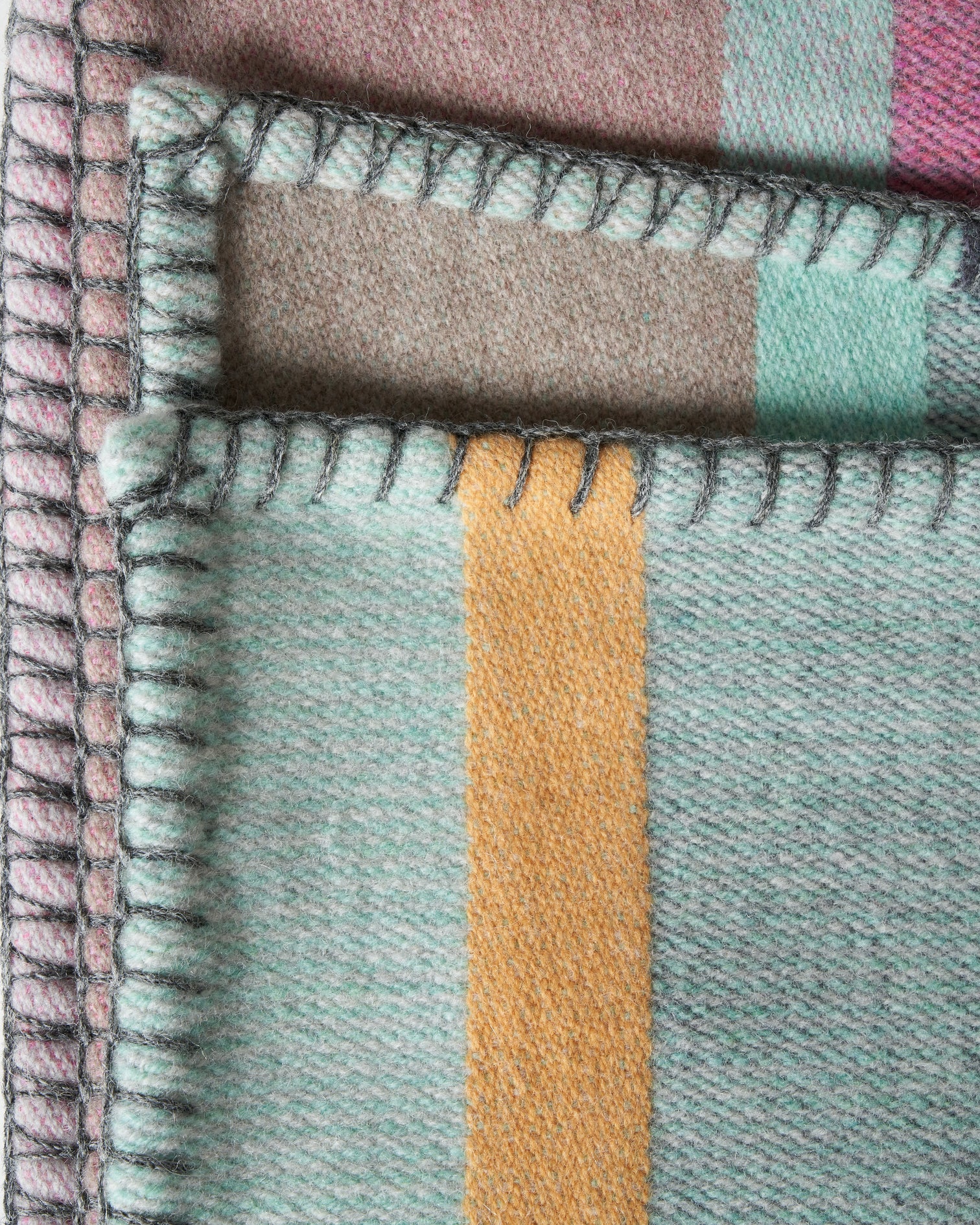 Lloyd Throw – Stewart House